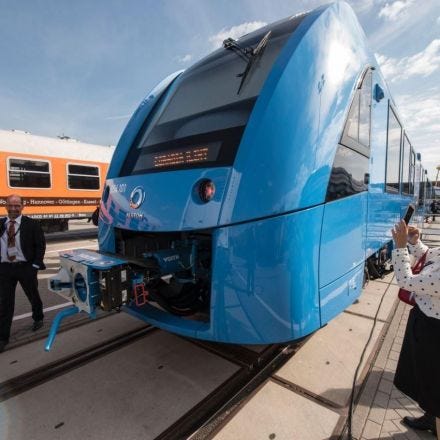 Germany has unveiled a zero-emissions train that only emits water | by ...