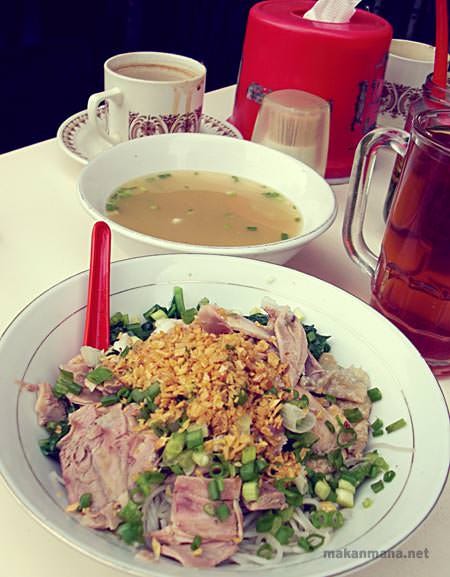 Bihun Bebek Kumango | by Bobby Wongso | Medium