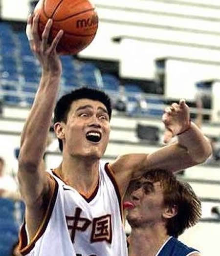 10 Perfectly Timed Sports Pictures | by HERO | Medium