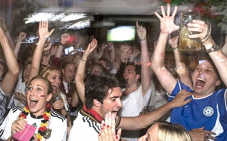 Twitter is the World’s Virtual Sports Bar | by Ameet Ranadive | Medium