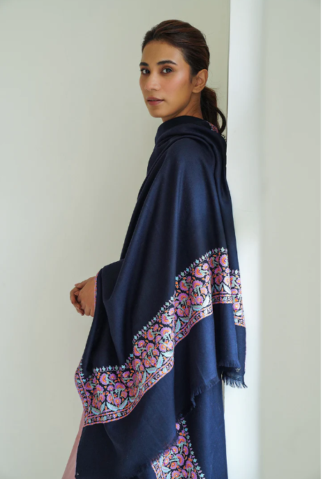 Kashmir Handloom: The Elegance of Men’s Cashmere Scarf | by Kashmir ...