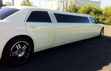 How much does it cost to rent a limo in Seattle? | by PS Limo Service ...