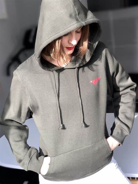 How to Style a Hoodie for a Chic and Comfortable Look | by HUSNAIN CH | Medium