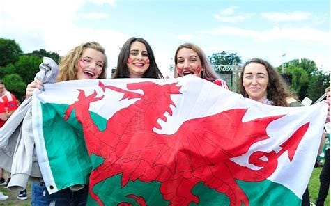 Personal Experiences of Welsh Life | by MattOwensRees writer on Thai ...