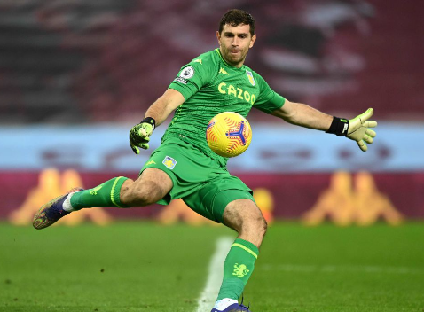 Kiper dengan Kartu Kuning Terbanyak di Premier League | by TAIPAN NAGA ...