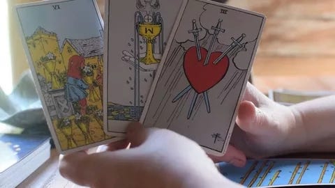 Dane Voyante Marseille: Découvrez Votre Destin à Travers les Cartes ...