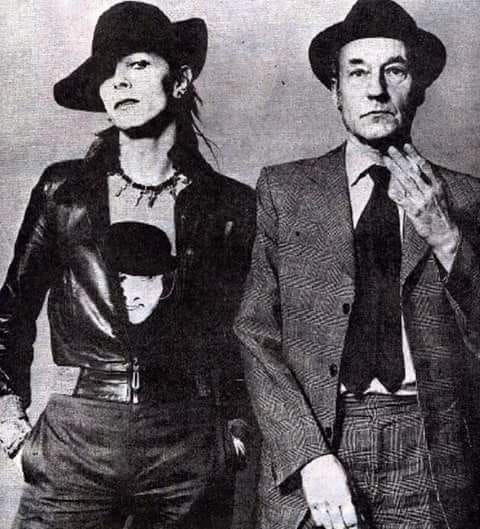 Mundo de Bowie. Correndo risco brabo de generalizar… | by Itamar Alves | Medium