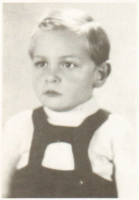 Analyzing Spiegelman’s Maus. A Tail to be Taken Seriously | by Caitlin ...