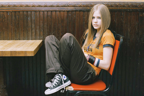 Sorry Tie Belt Apologists, But Avril Lavigne Has Always Been All About ...