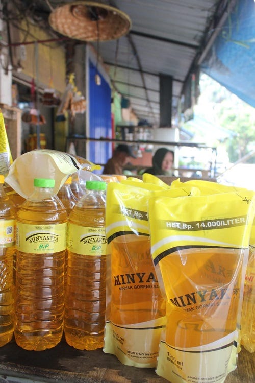 Harga Minyakita Lebih Dari HET, Cabai Tembus Rp 80 Per Kg | by Candraduaaa | Medium