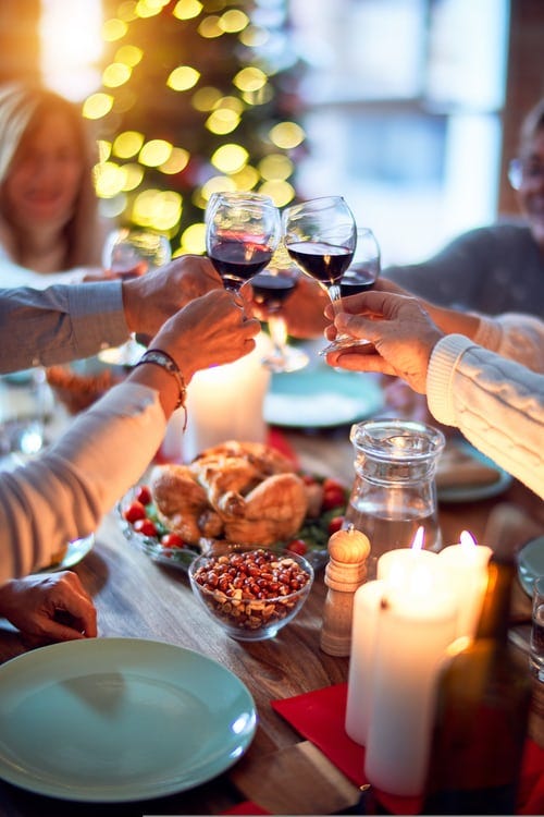 10 Tips for Being a Good Holiday Guest | by NiOj | Medium
