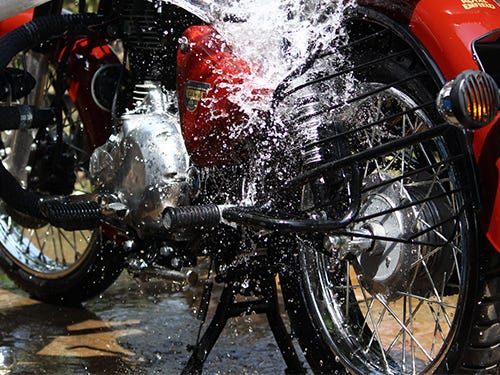 Different types of bike wash explained | by Bikeleague India | Medium