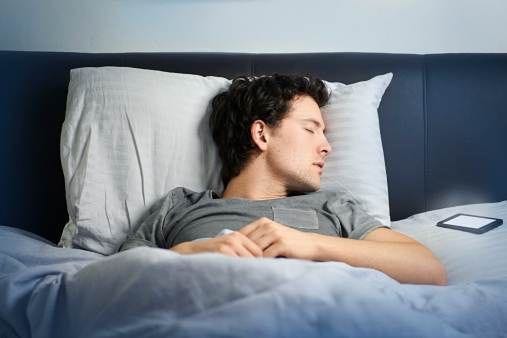 Impact of Electronic Devices on Sleep Quality - negative impact ...