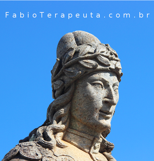 Escultura do profeta Daniel feita por Aleijadinho | by Fabio Mocci | Medium