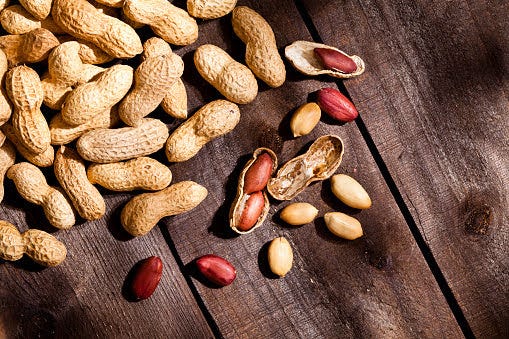 Best Benefits of Eating Raw Groundnuts/Peanuts: Nutrition Facts and ...