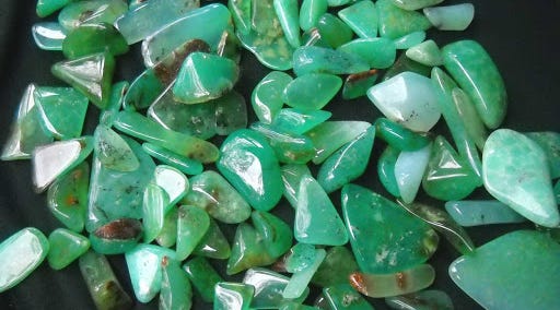 Top 3 things to know about the Chrysoprase gemstone | by Jewelbox | Medium