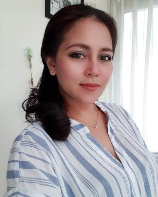 Cerita Dewasa Godaan Tante Betty. Suasana rumah Tante Betty petang itu… | by pusakajitu | Mar ...