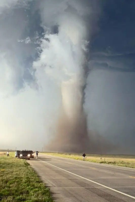 The Ultimate Tornado Chasing Vacation: Adventure Awaits! | by Stormchasing | Oct, 2024 | Medium