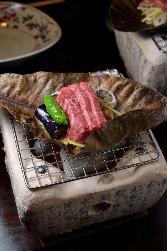 “Hoba-yaki” smells good and whets one’s appetite | by Ikechan | Ikechan ...