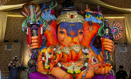 Ganesh Chaturthi Daily Series EP3 — Exploring the city during the ...