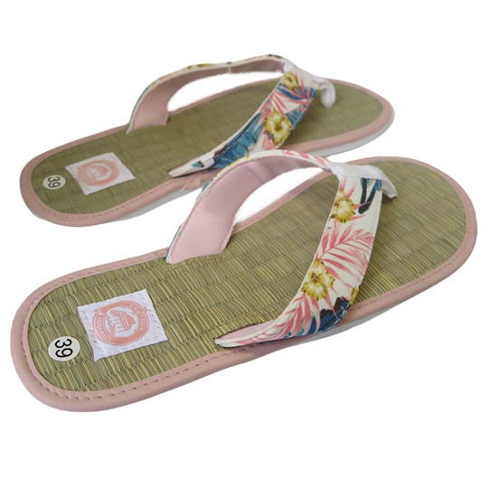 A Comprehensive Comparison: Rubber Slippers vs. PE Slippers | by ...
