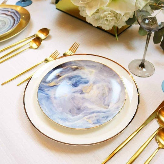 Present Your Food in A Beautiful Way With Elegant Blue Plates ...