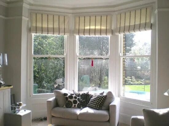 Modern Design Roman Curtains in Dubai | by rumailahfananawad | Medium