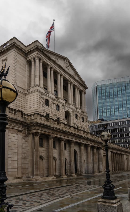 The Balancing Act: How Central Banks Anchor an Uneven Global Economy ...