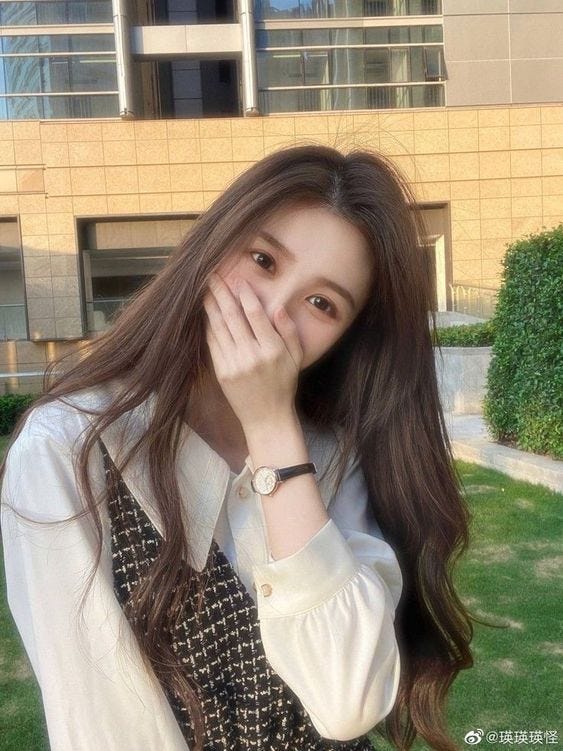 Shy type cute! - Ji Woo - Medium