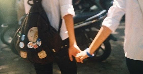 Si Sulung.. Arza memberhentikan motornya didepan… | by Bumi | Medium