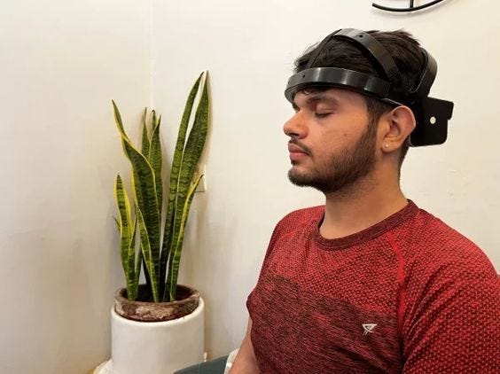 Top 5 Benefits of Using a Wearable EEG Device | by Neuphonyforu | May ...