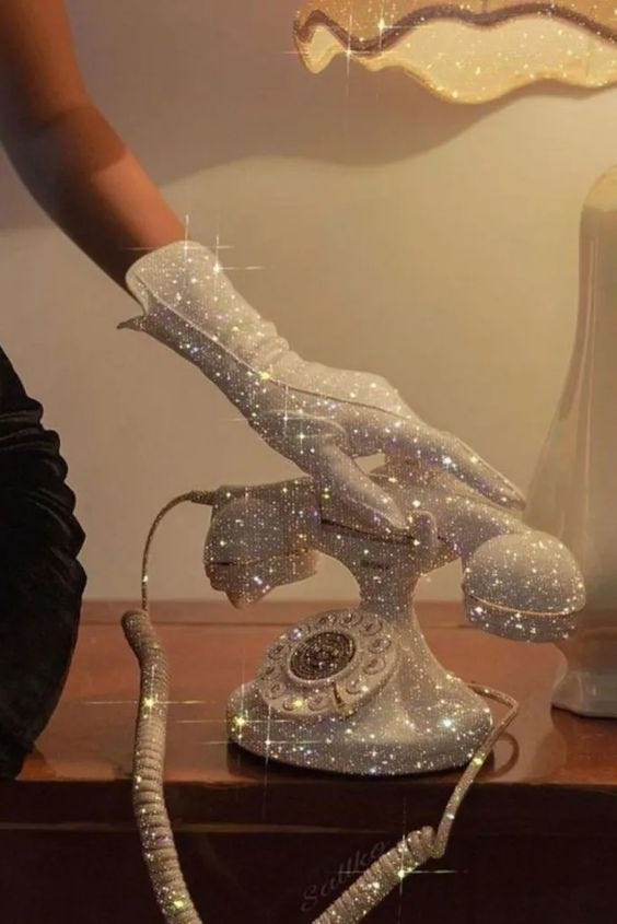 O MUNDO DA MODA. Exclusividade VS Fast Fashion | by Mafalda Borges | Medium