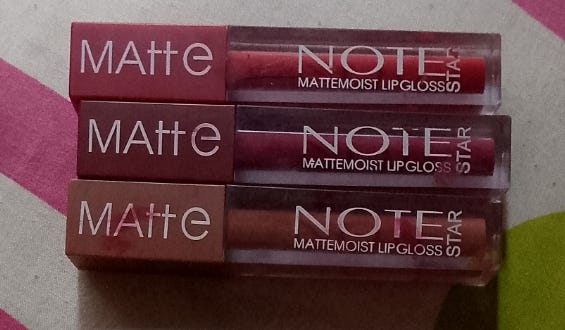 MATTEMOIST LIPGLOSS. Assalamualaikum friends, how are you, I… | by Hani Mahmood | Nov, 2024 | Medium