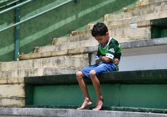 La gloria. quién le dice a los niños en las… | by Diego Coloma Martínez ...