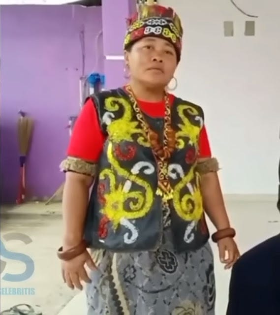 Rahasia Ibu Ida Dayak, Orang Sakti Suku Dayak yang lagi viral - Vanco ... Rahasia Ibu Ida Dayak, Orang Sakti Suku Dayak yang lagi viral - Vanco ...