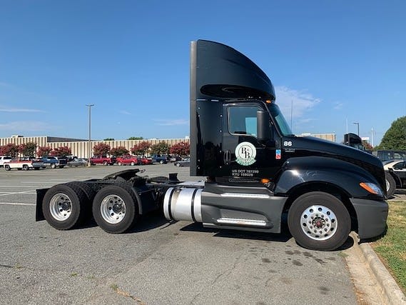 What A Trucking Company Should Offer Clients | by BB Logistics Company ...