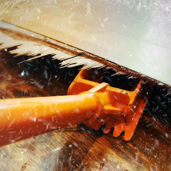 Gutster 48” Round Handle Demolition Bar — Versatile Wrecking Tool ...