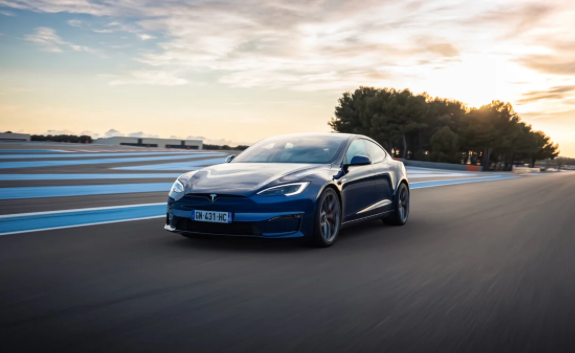 Powering Ahead: Tesla’s Battery Endurance Over Half a Million ...