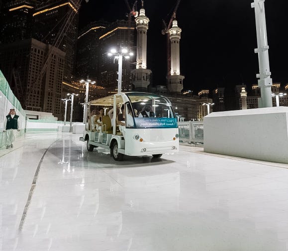 Smart Golf Carts for Tawaf in Makkah — Makkah Breaking News | by The Verified Pakistan | Medium