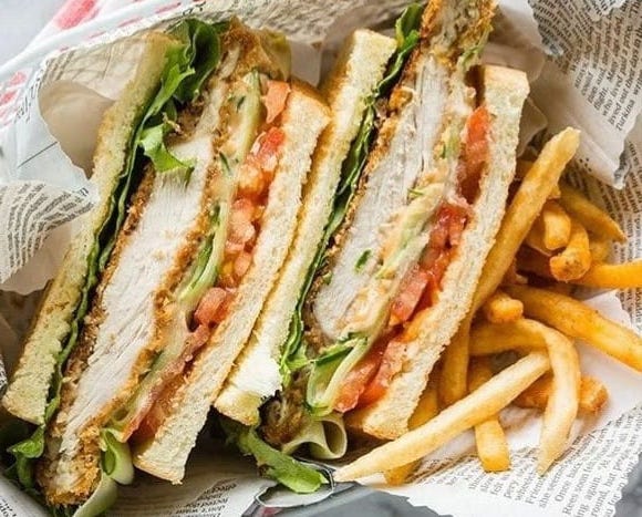 Sandwich. Dua menit lamanya di bangku itu Luna… | by ucloudest | Medium