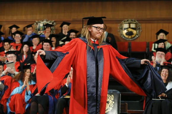 Tim Minchin give an amazing graduation speech | by Algimantas Padegimas ...