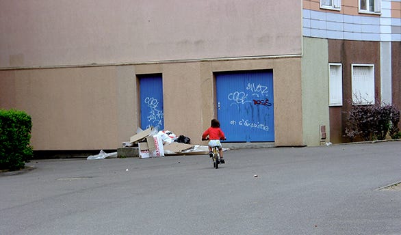 Improving life in France’s lower-income neighbourhoods | by OECD | Medium