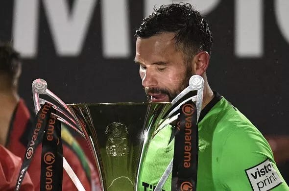 Introduction: About Ben Foster. Ben Foster is a professional goalkeeper ...