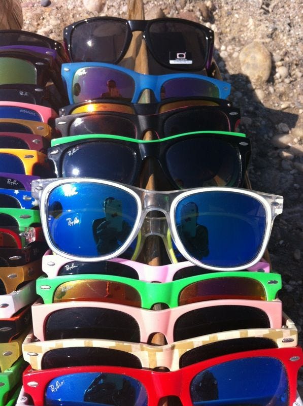 Las gafas de sol se llevan de colores | by Closket Fashion Freedom ...
