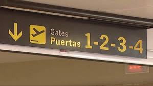 El aeropuerto. En el tiempo que Blanca llevaba… | by Amaranta | Medium