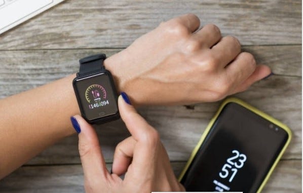 How do I fix the smartwatch time? - Abanisikder - Medium