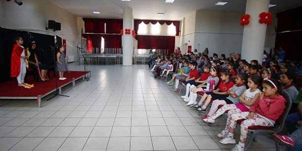 Haydi çocuklar tiyatroya. Bayraklı Belediyesi yarıyıl tatilinde… | by ...
