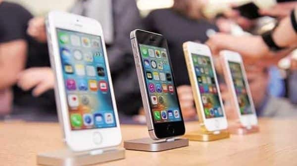 The Impact of the iPhone on Mobile Technology and Communication | by ...