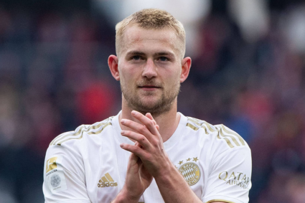 Bek Bundesliga dengan Akurasi Operan Tertinggi dalam 1 Musim | by ...