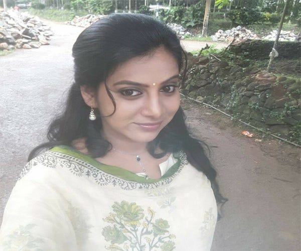 Bangladeshi Dhaka Aunty Jhanvi Naskar Whatsapp Number Marriage By Maria Malik Medium